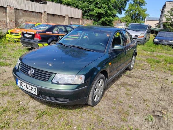 Green Volkswagen Passat B5 1997 in Liepaja, with an engine capacity of 1.80 L and mileage of 251 thousand km for 1200 €, photo 5 on AUTOMOTO.COM.LV