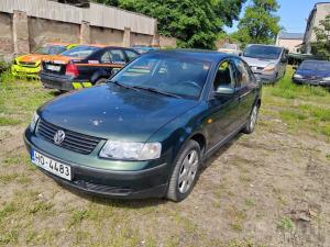 Zaļš Volkswagen Passat B5 1997 Liepāja, ar dzinēja tilpumu 1.80 L un nobraukumu 251 tūkst. km par 1200 €, foto 6 vietnē AUTOMOTO.COM.LV