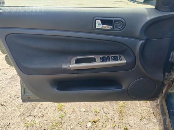 Green Volkswagen Passat B5 1997 in Liepaja, with an engine capacity of 1.80 L and mileage of 251 thousand km for 1200 €, photo 6 on AUTOMOTO.COM.LV