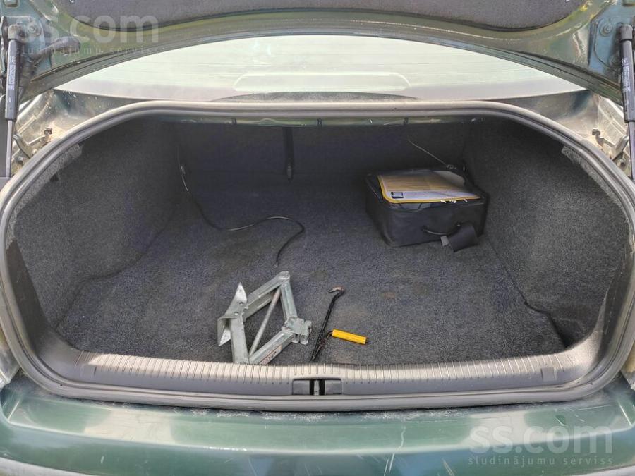 Zaļš Volkswagen Passat B5 1997 Liepāja, ar dzinēja tilpumu 1.80 L un nobraukumu 251 tūkst. km par 1200 €, foto 9 vietnē AUTOMOTO.COM.LV