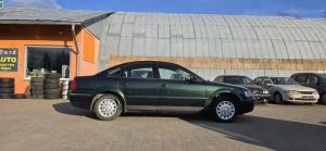 Green Volkswagen Passat B5 1997 in Valmiera, with an engine capacity of 1.60 L and mileage of 281 thousand km for 900 €, photo 3 on AUTOMOTO.COM.LV