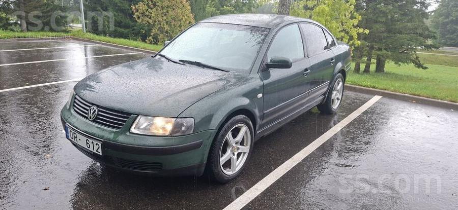 Green Volkswagen Passat B5 1997 in Aluksne, with an engine capacity of 1.90 L and mileage of 428 thousand km for 1200 €, photo 1 on AUTOMOTO.COM.LV