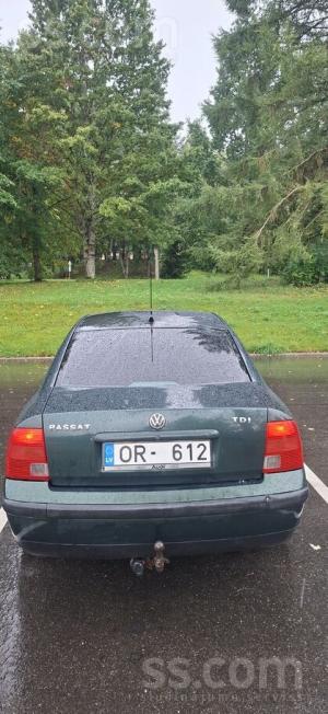 Green Volkswagen Passat B5 1997 in Aluksne, with an engine capacity of 1.90 L and mileage of 428 thousand km for 1200 €, photo 6 on AUTOMOTO.COM.LV