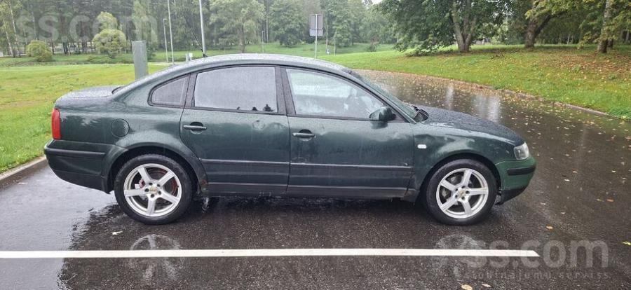 Green Volkswagen Passat B5 1997 in Aluksne, with an engine capacity of 1.90 L and mileage of 428 thousand km for 1200 €, photo 8 on AUTOMOTO.COM.LV