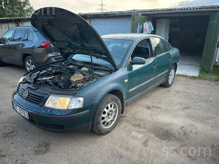 Zaļš Volkswagen Passat B5 1999 Rēzekne, ar dzinēja tilpumu 1.80 L un nobraukumu 350 tūkst. km par 1350 €, foto 1 vietnē AUTOMOTO.COM.LV