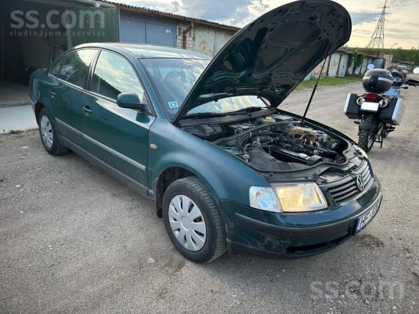 Green Volkswagen Passat B5 1999 in Rezekne, with an engine capacity of 1.80 L and mileage of 350 thousand km for 1350 €, photo 4 on AUTOMOTO.COM.LV