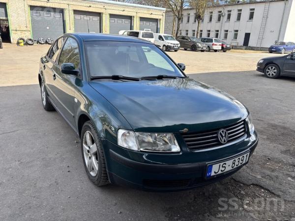 Green Volkswagen Passat B5 2000 in Riga, with an engine capacity of 1.90 L and mileage of 329 thousand km for 1800 €, photo 2 on AUTOMOTO.COM.LV