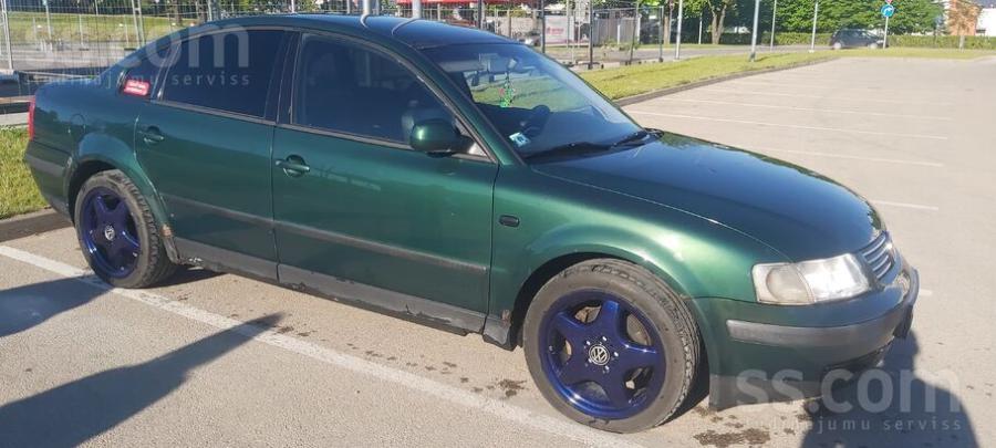 Zaļš Volkswagen Passat B5 2000 Dobele, ar dzinēja tilpumu 1.90 L un nobraukumu 379 tūkst. km par 4995 €, foto 1 vietnē AUTOMOTO.COM.LV