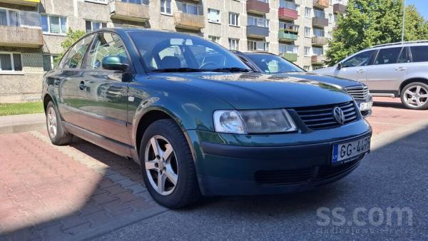 Zaļš Volkswagen Passat B5 2000 Daugavpils, ar dzinēja tilpumu 1.60 L un nobraukumu 217 tūkst. km par 650 €, foto 1 vietnē AUTOMOTO.COM.LV