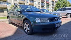 Zaļš Volkswagen Passat B5 2000 Daugavpils, ar dzinēja tilpumu 1.60 L un nobraukumu 217 tūkst. km par 650 €, foto 1 vietnē AUTOMOTO.COM.LV