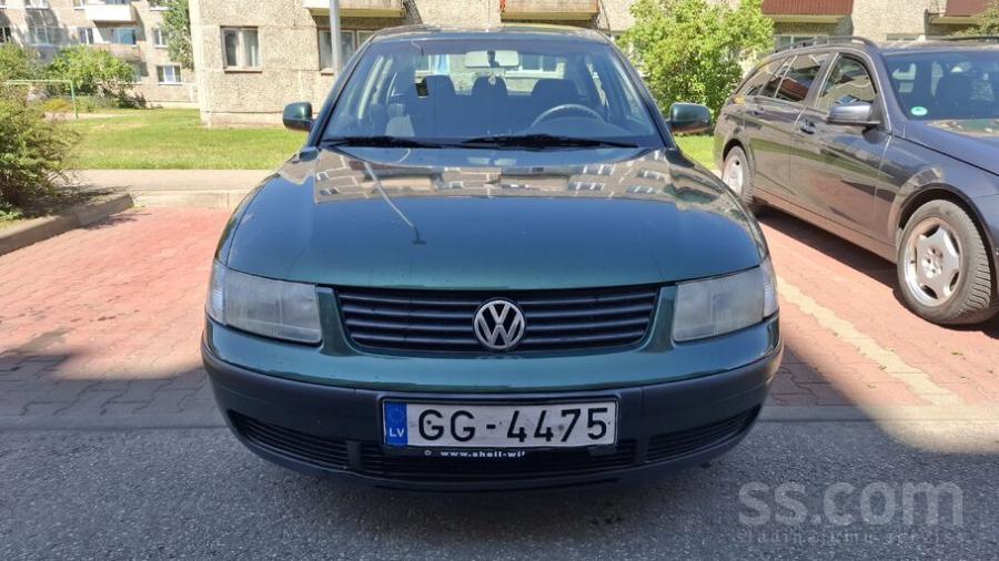 Zaļš Volkswagen Passat B5 2000 Daugavpils, ar dzinēja tilpumu 1.60 L un nobraukumu 217 tūkst. km par 650 €, foto 3 vietnē AUTOMOTO.COM.LV