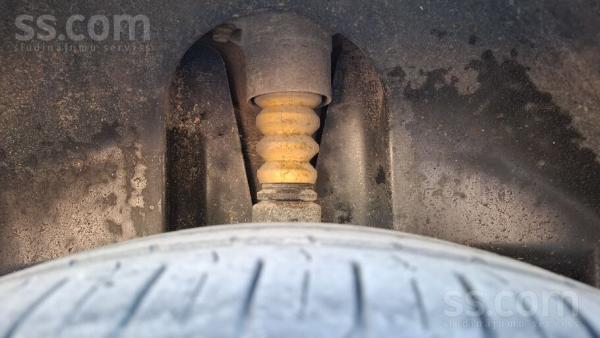 Zaļš Volkswagen Passat B5 2000 Daugavpils, ar dzinēja tilpumu 1.60 L un nobraukumu 217 tūkst. km par 650 €, foto 9 vietnē AUTOMOTO.COM.LV