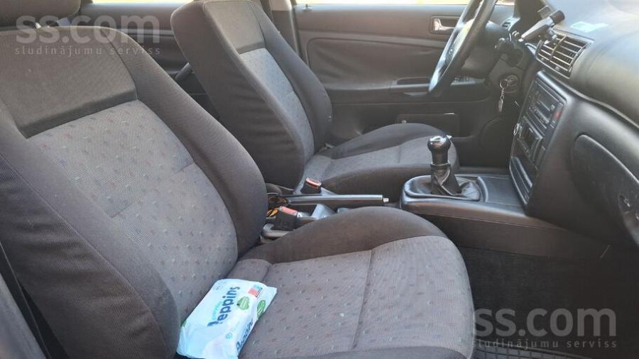 Zaļš Volkswagen Passat B5 2000 Daugavpils, ar dzinēja tilpumu 1.60 L un nobraukumu 217 tūkst. km par 650 €, foto 12 vietnē AUTOMOTO.COM.LV