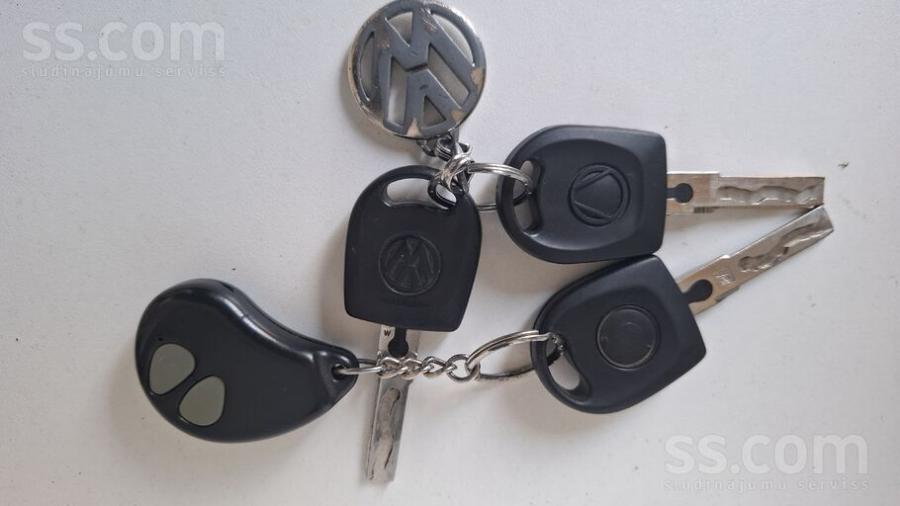 Zaļš Volkswagen Passat B5 2000 Daugavpils, ar dzinēja tilpumu 1.60 L un nobraukumu 217 tūkst. km par 650 €, foto 21 vietnē AUTOMOTO.COM.LV
