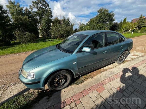 Green Volkswagen Passat B5 2000 in Dobele, with an engine capacity of 1.90 L and mileage of 292 thousand km for 1100 €, photo 3 on AUTOMOTO.COM.LV
