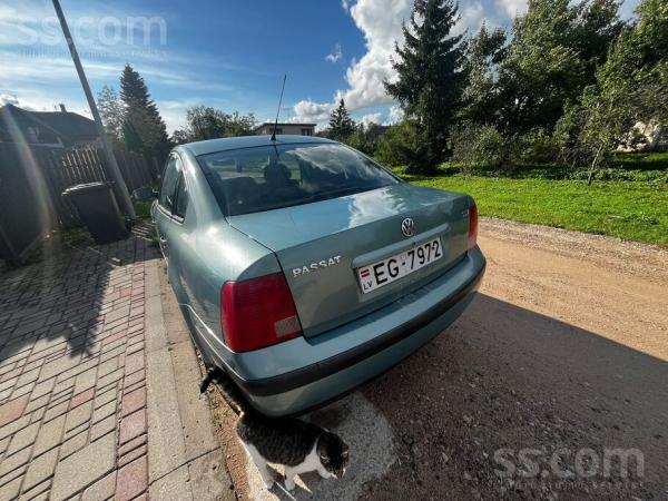 Green Volkswagen Passat B5 2000 in Dobele, with an engine capacity of 1.90 L and mileage of 292 thousand km for 1100 €, photo 4 on AUTOMOTO.COM.LV