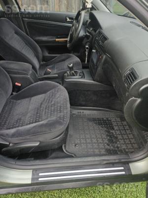 Zaļš Volkswagen Passat B5 2001 Rīga, ar dzinēja tilpumu 2.00 L un nobraukumu 331 tūkst. km par 1380 €, foto 8 vietnē AUTOMOTO.COM.LV