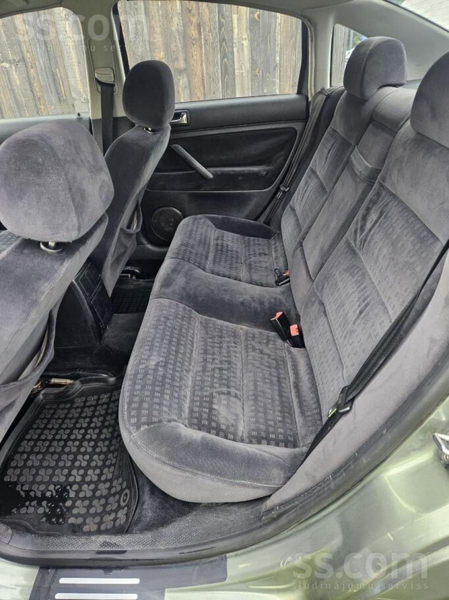 Zaļš Volkswagen Passat B5 2001 Rīga, ar dzinēja tilpumu 2.00 L un nobraukumu 331 tūkst. km par 1380 €, foto 9 vietnē AUTOMOTO.COM.LV