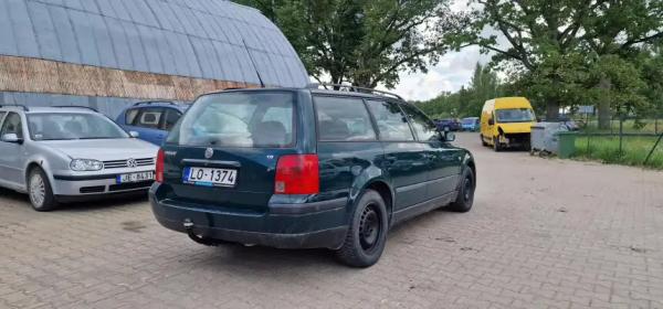 Zaļš Volkswagen Passat B5 2000 Valmiera, ar dzinēja tilpumu 1.80 L un nobraukumu 332 tūkst. km par 650 €, foto 3 vietnē AUTOMOTO.COM.LV