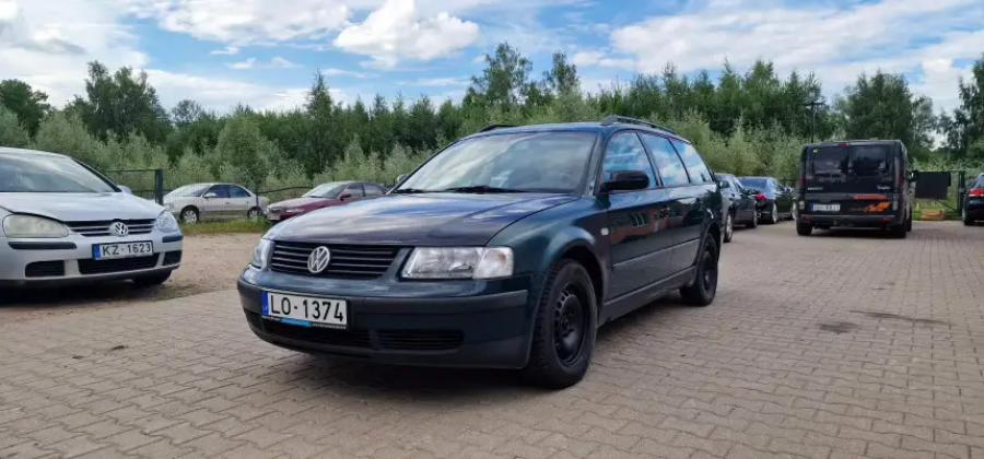 Green Volkswagen Passat B5 2000 in Valmiera, with an engine capacity of 1.80 L and mileage of 332 thousand km for 650 €, photo 7 on AUTOMOTO.COM.LV