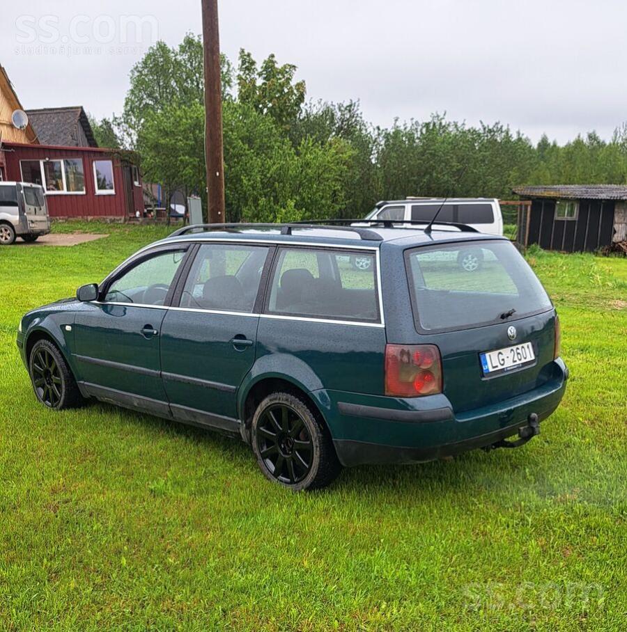 Zaļš Volkswagen Passat B5 2001 Rēzekne, ar dzinēja tilpumu 1.90 L un nobraukumu 400 tūkst. km par 400 €, foto 4 vietnē AUTOMOTO.COM.LV