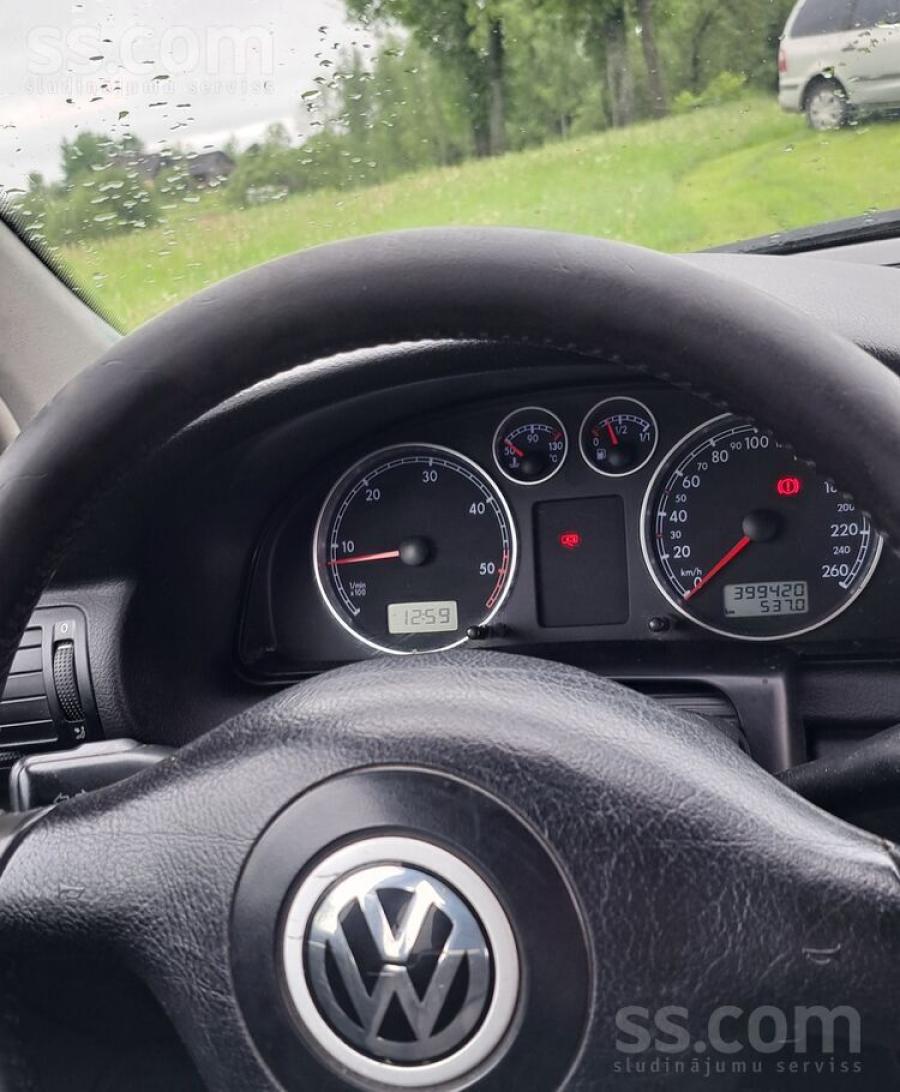 Zaļš Volkswagen Passat B5 2001 Rēzekne, ar dzinēja tilpumu 1.90 L un nobraukumu 400 tūkst. km par 400 €, foto 8 vietnē AUTOMOTO.COM.LV