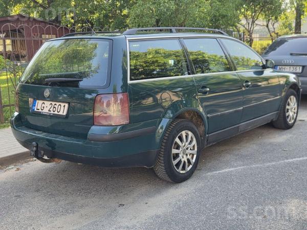 Green Volkswagen Passat B5 2001 in Rezekne, with an engine capacity of 1.90 L and mileage of 410 thousand km for 1100 €, photo 2 on AUTOMOTO.COM.LV