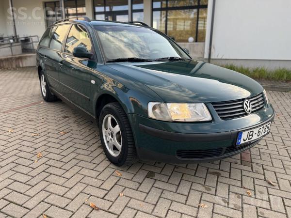 Фольксваген Пассат Б5 2001 в Резекне на AUTOMOTO.COM.LV Зеленый Фольксваген Пассат Б5 2001 в Резекне, объемом двигателя 1.90 л и пробегом 255 тыс. км за 1750 €, фото 4 на AUTOMOTO.COM.LV