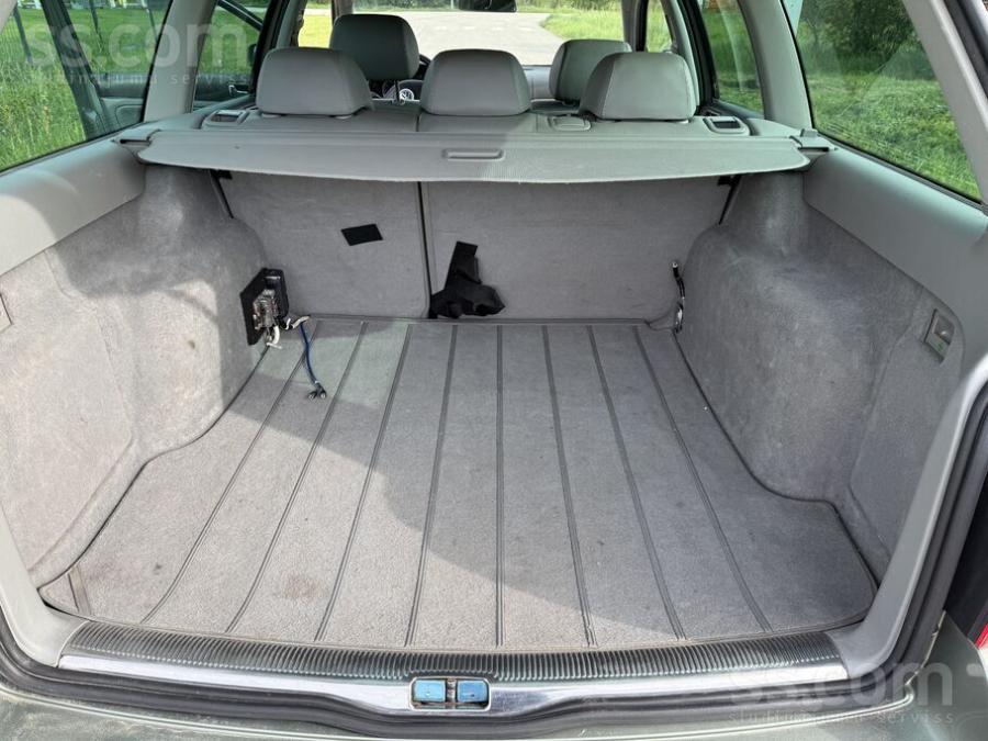 Green Volkswagen Passat B5 2003 in Riga, with an engine capacity of 1.80 L and mileage of 220 thousand km for 2500 €, photo 13 on AUTOMOTO.COM.LV