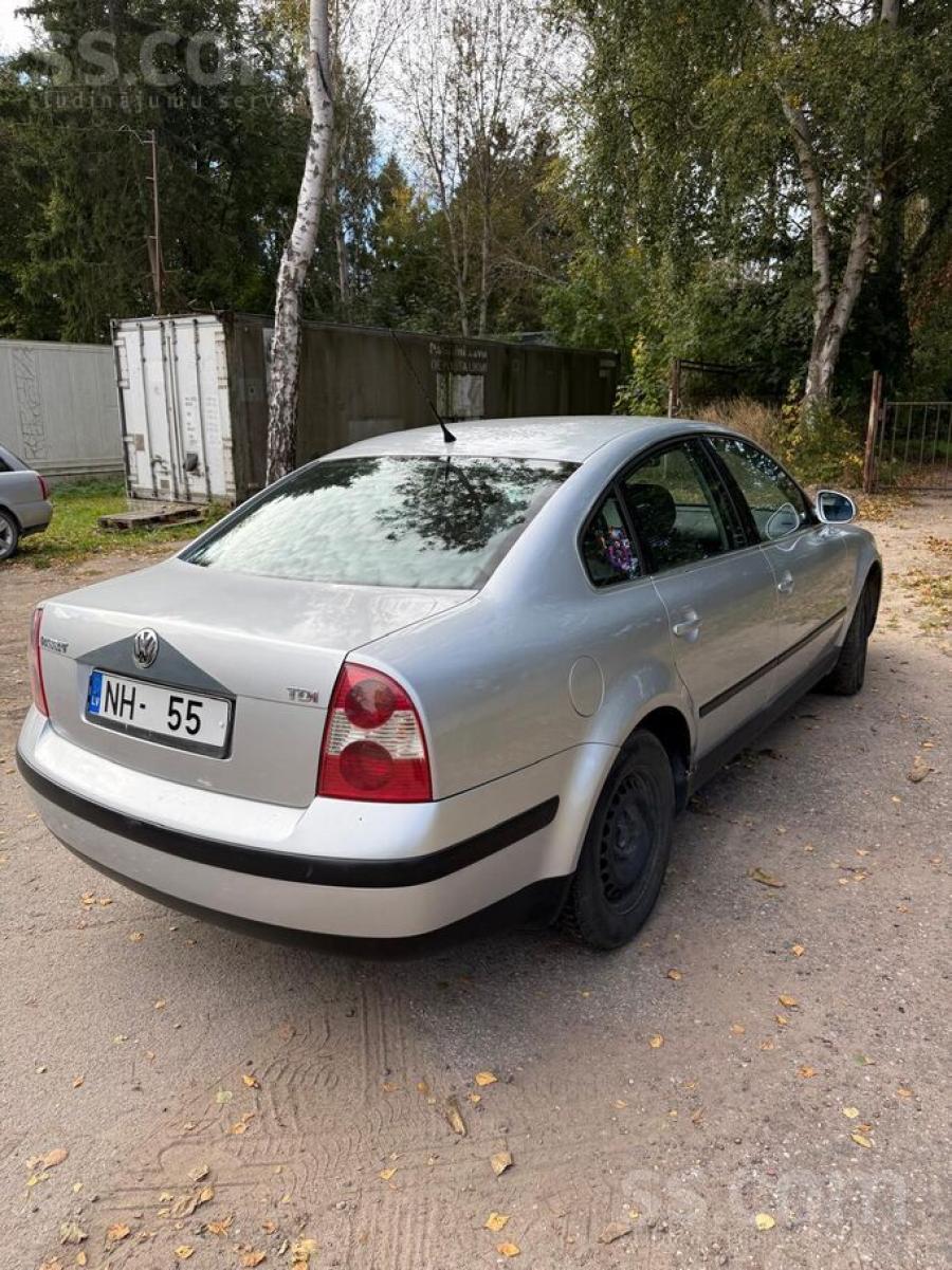 Pelēks Volkswagen Passat B5 2004 Liepāja, ar dzinēja tilpumu 1.90 L un nobraukumu 301 tūkst. km par 870 €, foto 3 vietnē AUTOMOTO.COM.LV