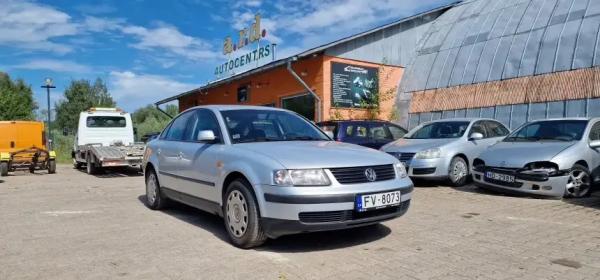 Pelēks Volkswagen Passat B5 1997 Valmiera, ar dzinēja tilpumu 1.60 L un nobraukumu 226 tūkst. km par 1100 €, foto 1 vietnē AUTOMOTO.COM.LV