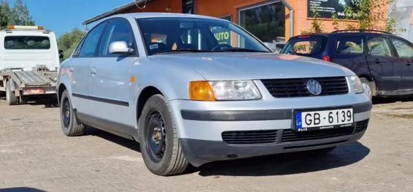 Pelēks Volkswagen Passat B5 1997 Valmiera, ar dzinēja tilpumu 1.80 L un nobraukumu 257 tūkst. km par 1100 €, foto 1 vietnē AUTOMOTO.COM.LV