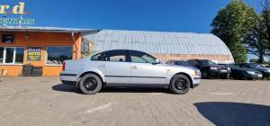 Grey Volkswagen Passat B5 1997 in Valmiera, with an engine capacity of 1.80 L and mileage of 257 thousand km for 1100 €, photo 3 on AUTOMOTO.COM.LV