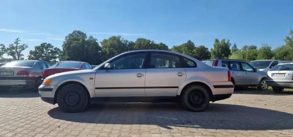 Pelēks Volkswagen Passat B5 1997 Valmiera, ar dzinēja tilpumu 1.80 L un nobraukumu 257 tūkst. km par 1100 €, foto 6 vietnē AUTOMOTO.COM.LV