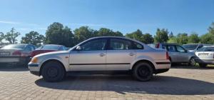 Grey Volkswagen Passat B5 1997 in Valmiera, with an engine capacity of 1.80 L and mileage of 257 thousand km for 1100 €, photo 7 on AUTOMOTO.COM.LV