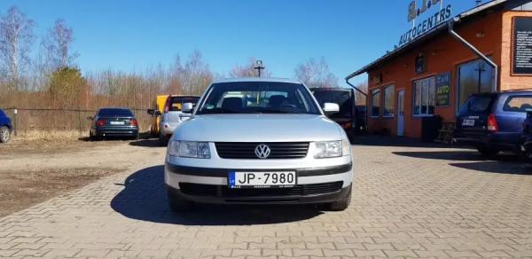 Серый Фольксваген Пассат Б5 1998 в Валмиера, объемом двигателя 1.60 л и пробегом 303 тыс. км за 1000 €, фото 8 на AUTOMOTO.COM.LV