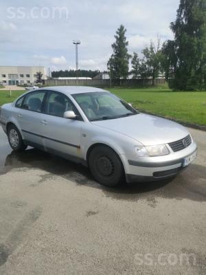 Pelēks Volkswagen Passat B5 1998 Rīga, ar dzinēja tilpumu 1.90 L un nobraukumu 400 tūkst. km par 900 €, foto  vietnē AUTOMOTO.COM.LV
