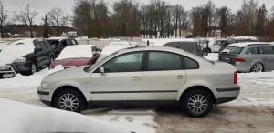 Pelēks Volkswagen Passat B5 1998 Valmiera, ar dzinēja tilpumu 1.60 L un nobraukumu 301 tūkst. km par 1000 €, foto 7 vietnē AUTOMOTO.COM.LV