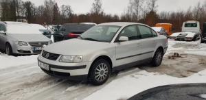 Pelēks Volkswagen Passat B5 1998 Valmiera, ar dzinēja tilpumu 1.60 L un nobraukumu 301 tūkst. km par 1000 €, foto 8 vietnē AUTOMOTO.COM.LV