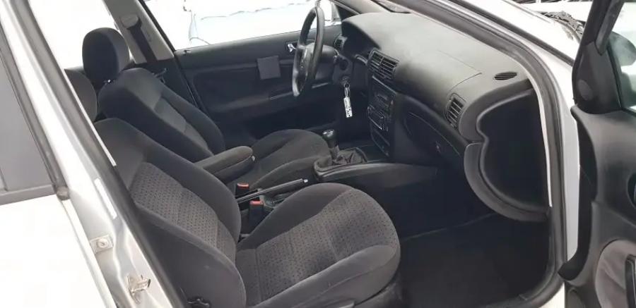 Pelēks Volkswagen Passat B5 1998 Valmiera, ar dzinēja tilpumu 1.60 L un nobraukumu 301 tūkst. km par 1000 €, foto 13 vietnē AUTOMOTO.COM.LV