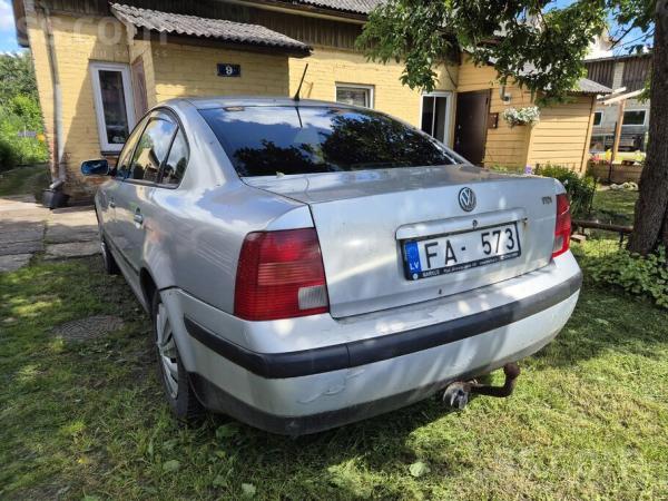 Grey Volkswagen Passat B5 1998 in Talsi, with an engine capacity of 1.90 L and mileage of 349 thousand km for 850 €, photo 4 on AUTOMOTO.COM.LV