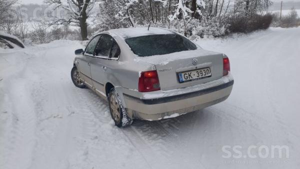 Volkswagen Passat B5 1998 Tukums vietnÄ PelÄks Volkswagen Passat B5 1998 Tukums, ar dzinÄja tilpumu 1.90 L un nobraukumu 672 tÅ«kst. km par 600 ā¬, foto 4 vietnÄ AUTOMOTO.COM.LV
