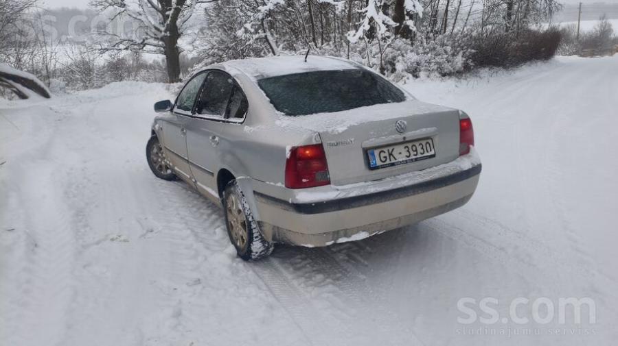 Grey Volkswagen Passat B5 1998 in Tukums, with an engine capacity of 1.90 L and mileage of 672 thousand km for 600 €, photo 4 on AUTOMOTO.COM.LV