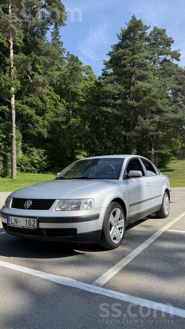 Grey Volkswagen Passat B5 1999 in Aluksne, with an engine capacity of 1.90 L and mileage of 391 thousand km for 3500 €, photo 3 on AUTOMOTO.COM.LV