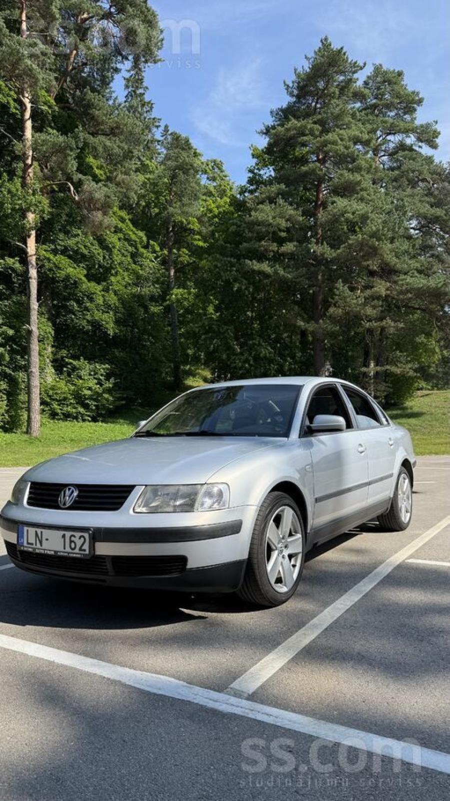 Grey Volkswagen Passat B5 1999 in Aluksne, with an engine capacity of 1.90 L and mileage of 391 thousand km for 3500 €, photo 4 on AUTOMOTO.COM.LV