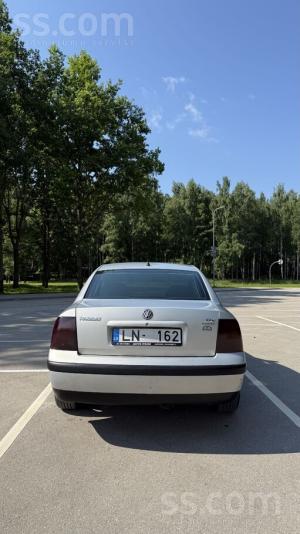 Grey Volkswagen Passat B5 1999 in Aluksne, with an engine capacity of 1.90 L and mileage of 391 thousand km for 3500 €, photo 5 on AUTOMOTO.COM.LV