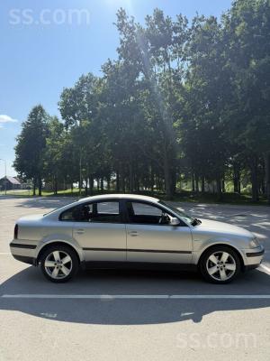 Grey Volkswagen Passat B5 1999 in Aluksne, with an engine capacity of 1.90 L and mileage of 391 thousand km for 3500 €, photo 15 on AUTOMOTO.COM.LV