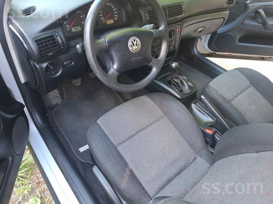 Pelēks Volkswagen Passat B5 1999 Rīga, ar dzinēja tilpumu 1.60 L un nobraukumu 250 tūkst. km par 990 €, foto 5 vietnē AUTOMOTO.COM.LV