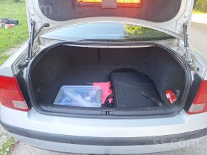 Pelēks Volkswagen Passat B5 1999 Rīga, ar dzinēja tilpumu 1.60 L un nobraukumu 250 tūkst. km par 990 €, foto 7 vietnē AUTOMOTO.COM.LV