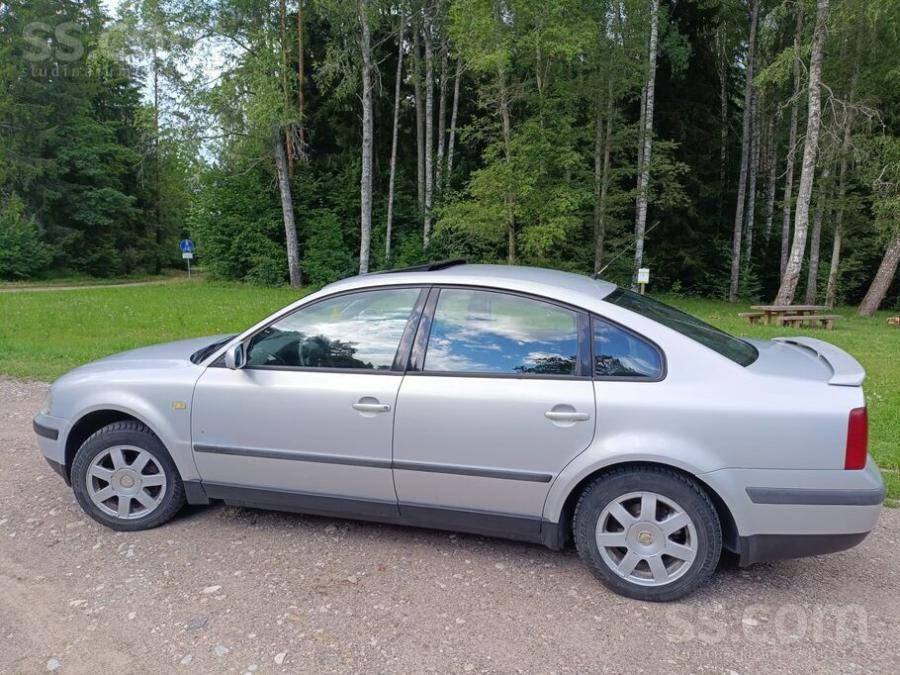 Pelēks Volkswagen Passat B5 1999 Kuldīga, ar dzinēja tilpumu 1.90 L un nobraukumu 331 tūkst. km par 1350 €, foto 4 vietnē AUTOMOTO.COM.LV